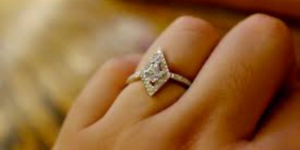 The Unique Kite Shape Diamond Just Caught Our Sight Hard